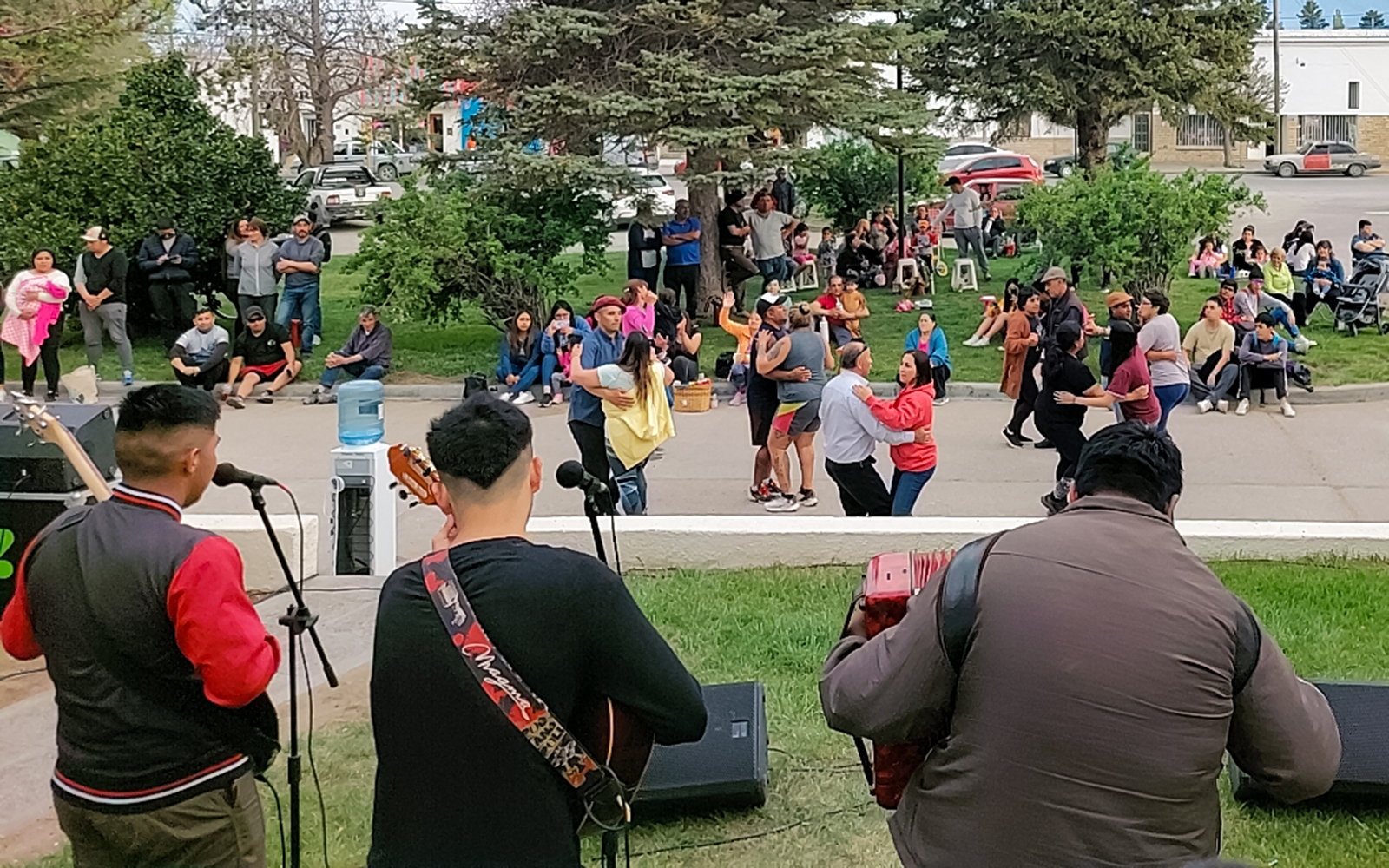 Zapala celebra el Día de la Tradición con una gran Mateada Folklórica ...